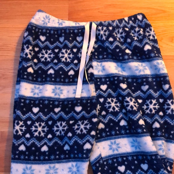 Intimates & Sleepwear | Girlswomens Pajama Pants Winter Snow Flakes ...